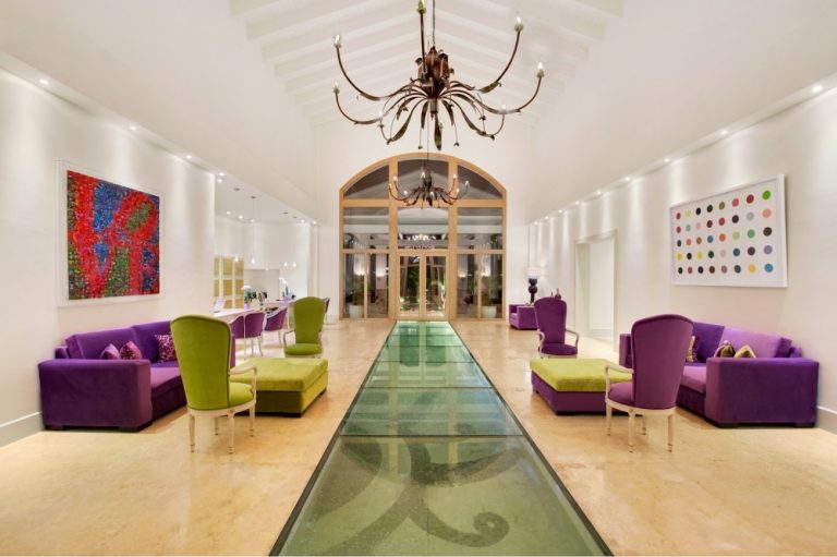 8 Colorful Hotel Design Examples that make a difference + clever design ...