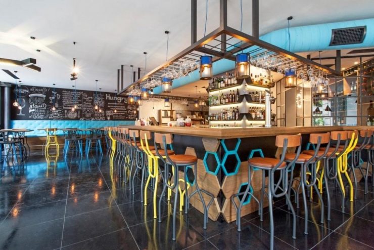 8 Colorful Hotel Design Examples that make a difference + clever design ...