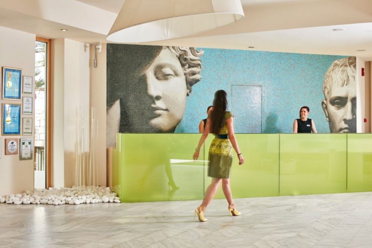 8 Colorful Hotel Design Examples that make a difference + clever design ...