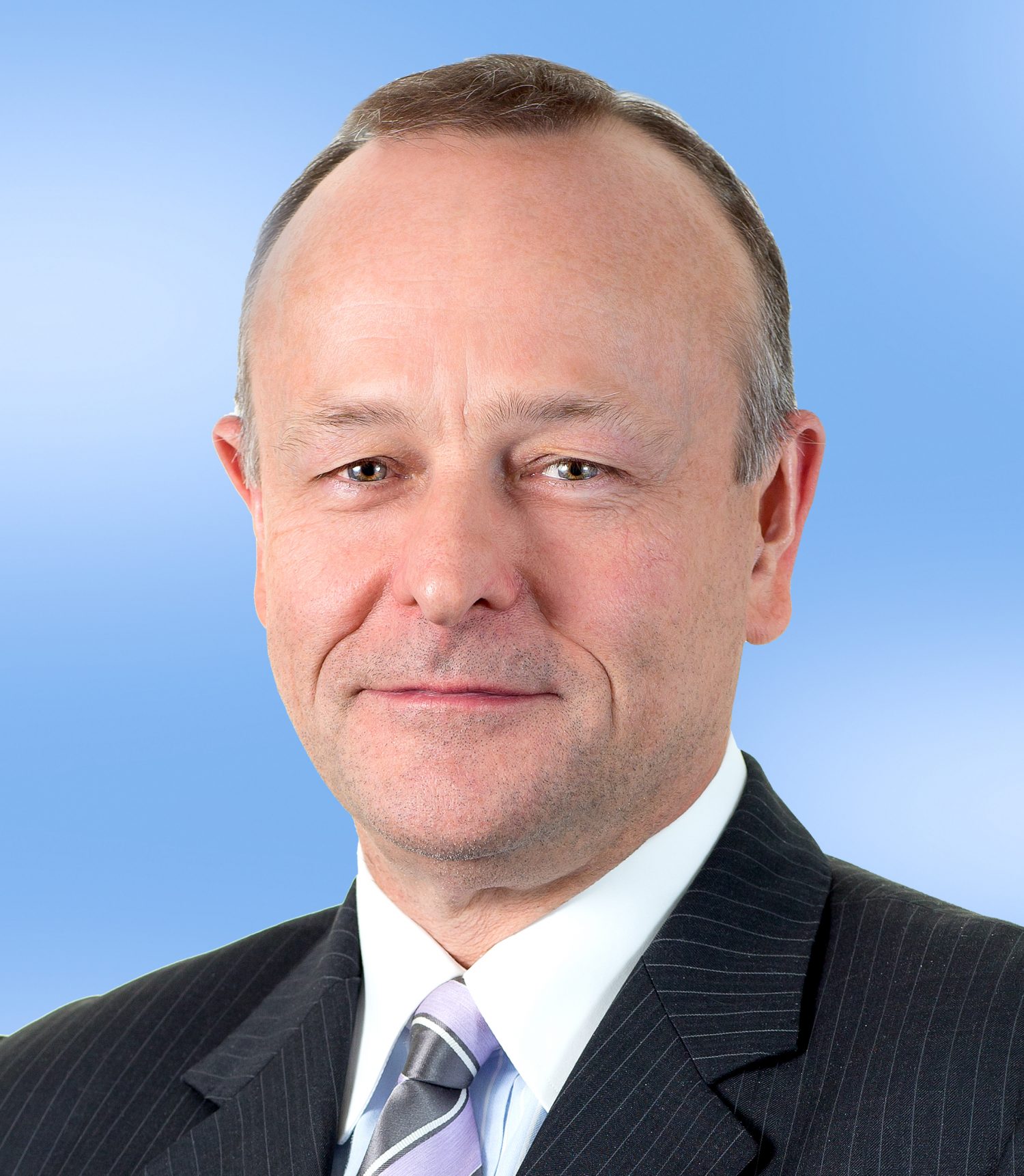 This hotel in China has its own Eiffel tower! - Hotelier Academy