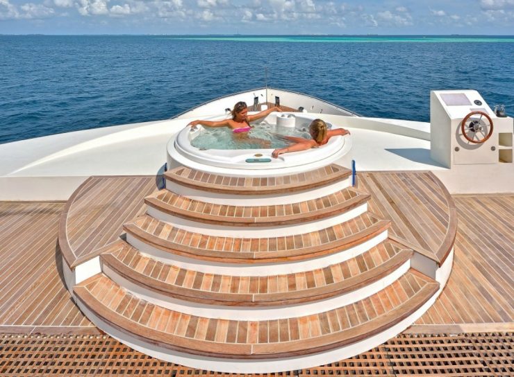 Impressive Jacuzzis and what makes them stand out! - Hotelier Academy