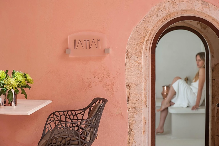 Hotel signage ideas that will highlight your property in the best way ...